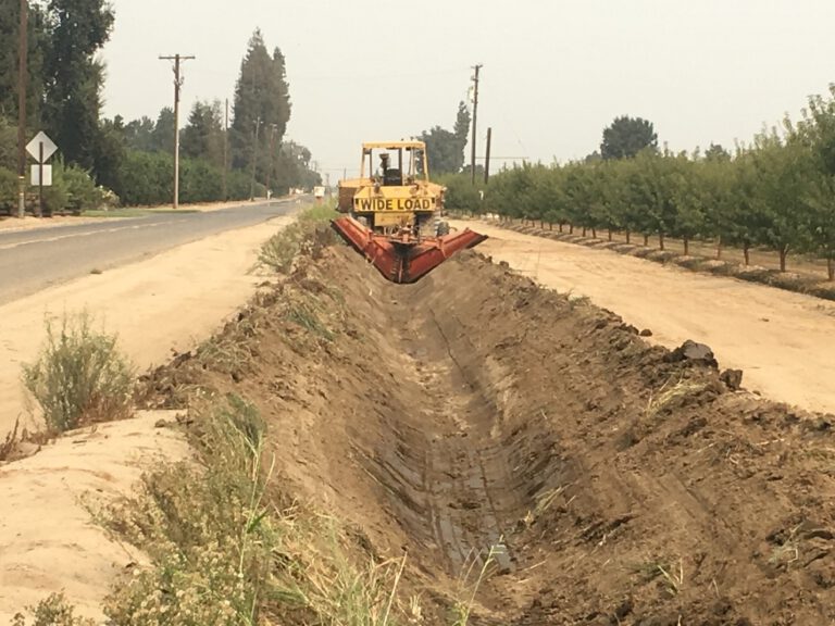 Alta Irrigation District ditches getting facelifts - Valley Voice