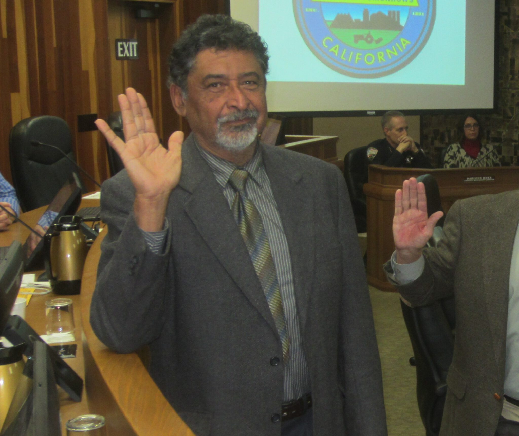 Lawsuit gives rise to emotional debate at Hanford City Council meeting ...